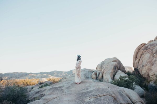 Maternity Photos in Joshua Tree – Oak + Oats