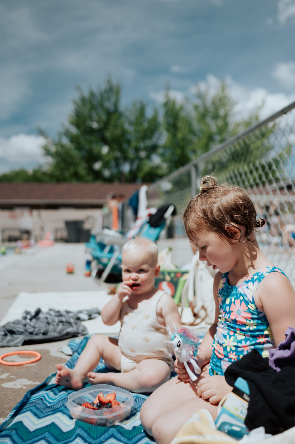 Back at the Pool – Oak + Oats