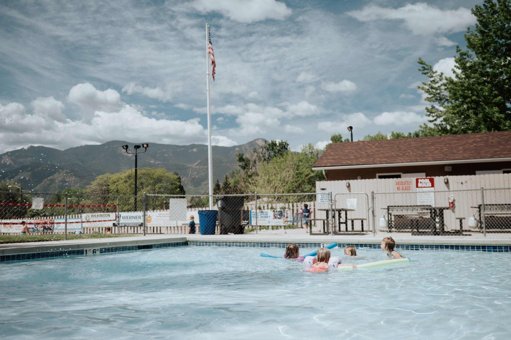 Back at the Pool – Oak + Oats