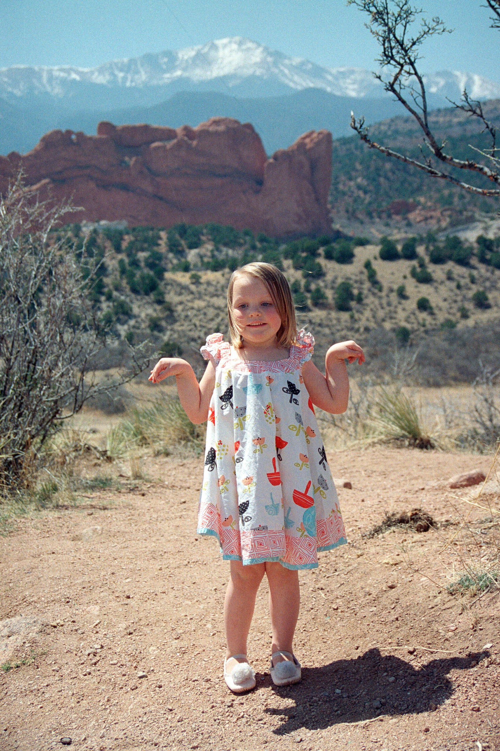 Hilde’s First Haircut At Wildflowers & Roses – Oak + Oats